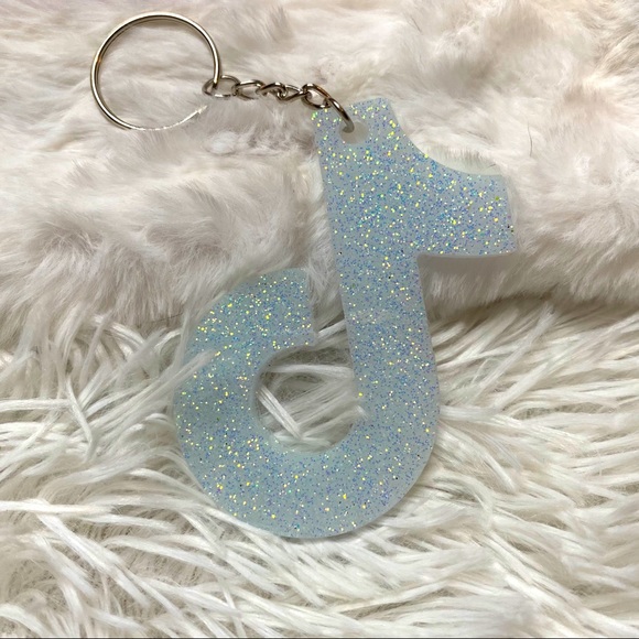 Kaella Rue | Accessories | Tik Tok White To Blue Uv Glitter Keychain ...